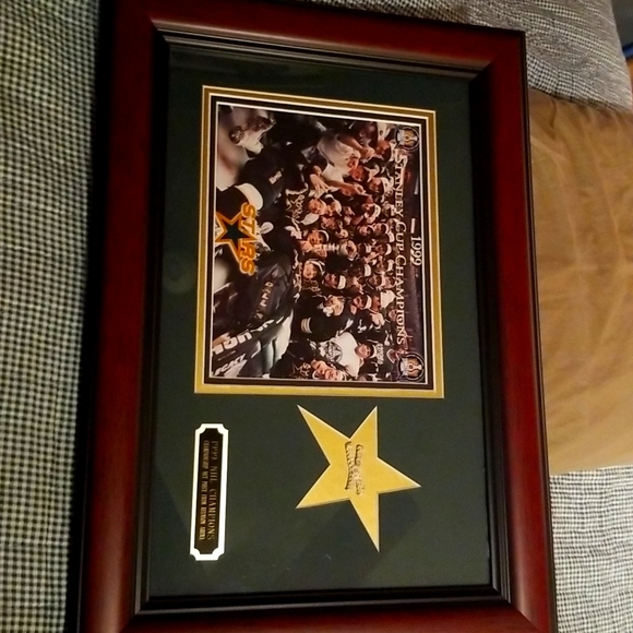 Wall Decor | 1999 Dallas Stars Framed Piece Of Net From Game 7 Win ...